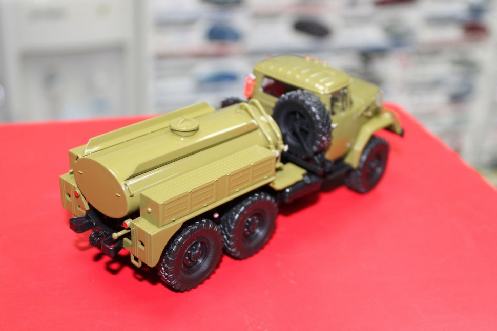 Легендарные грузовики СССР №69, АРС-14 (131) 1:43 Modimio