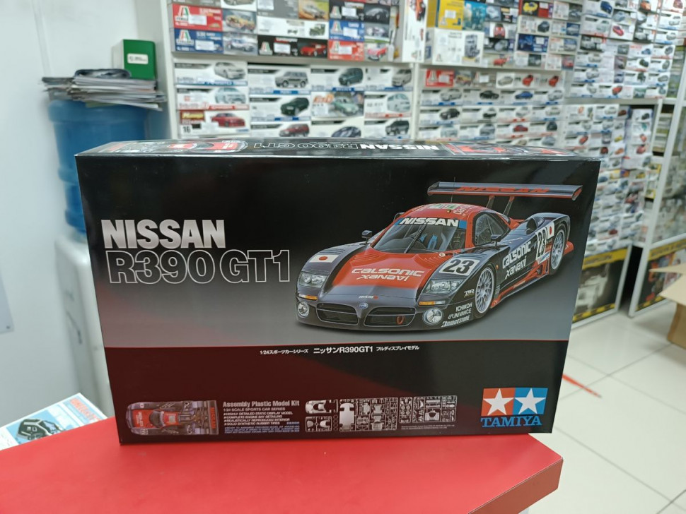 24192 NISSAN R390 GT1 1:24 Tamiya