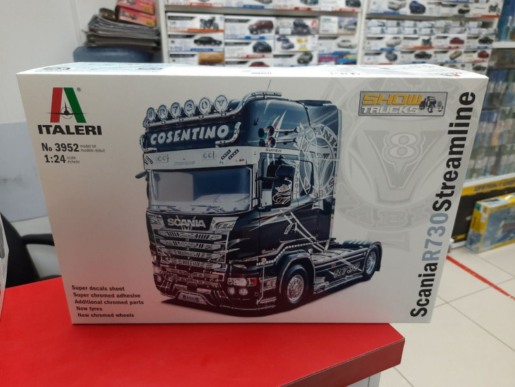 3952 Scania R730 Streamline 4×2 Show Trucks
