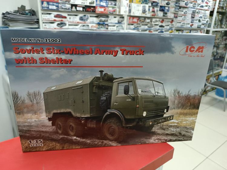 35002 Советский 6-колесный армейский автомобиль с закрытым кузовом 1:35 ICM