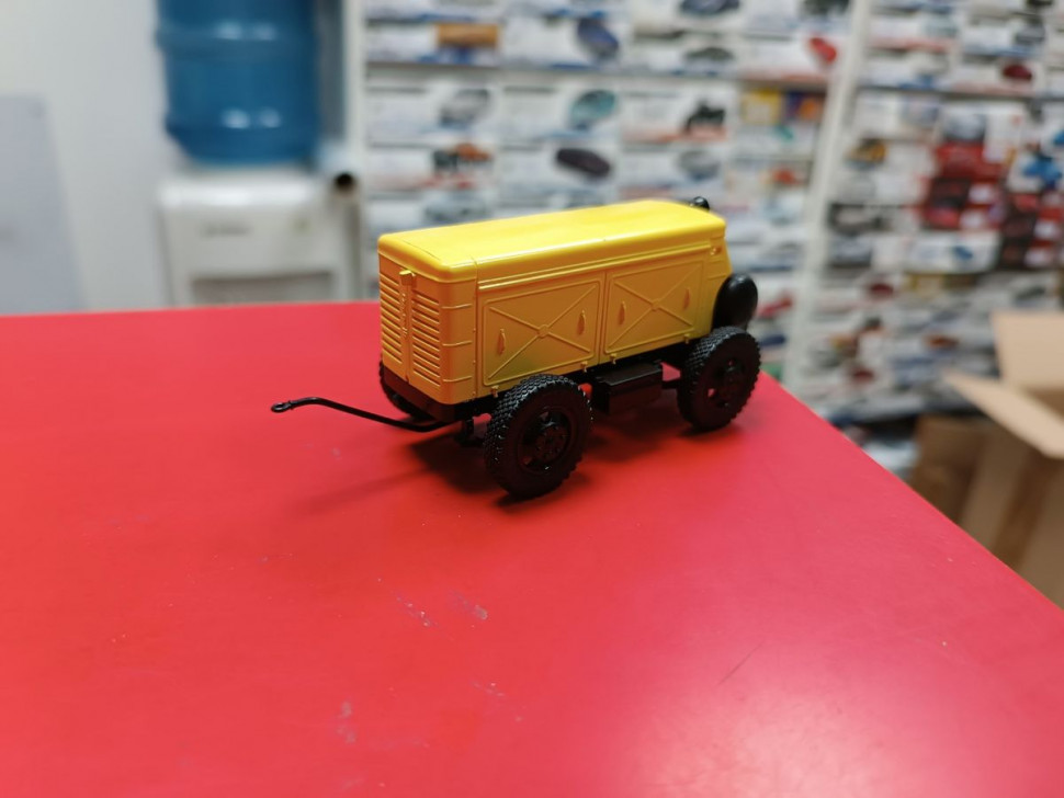 Компрессор передвижной ЗИФ-55 1:43 Автоистория