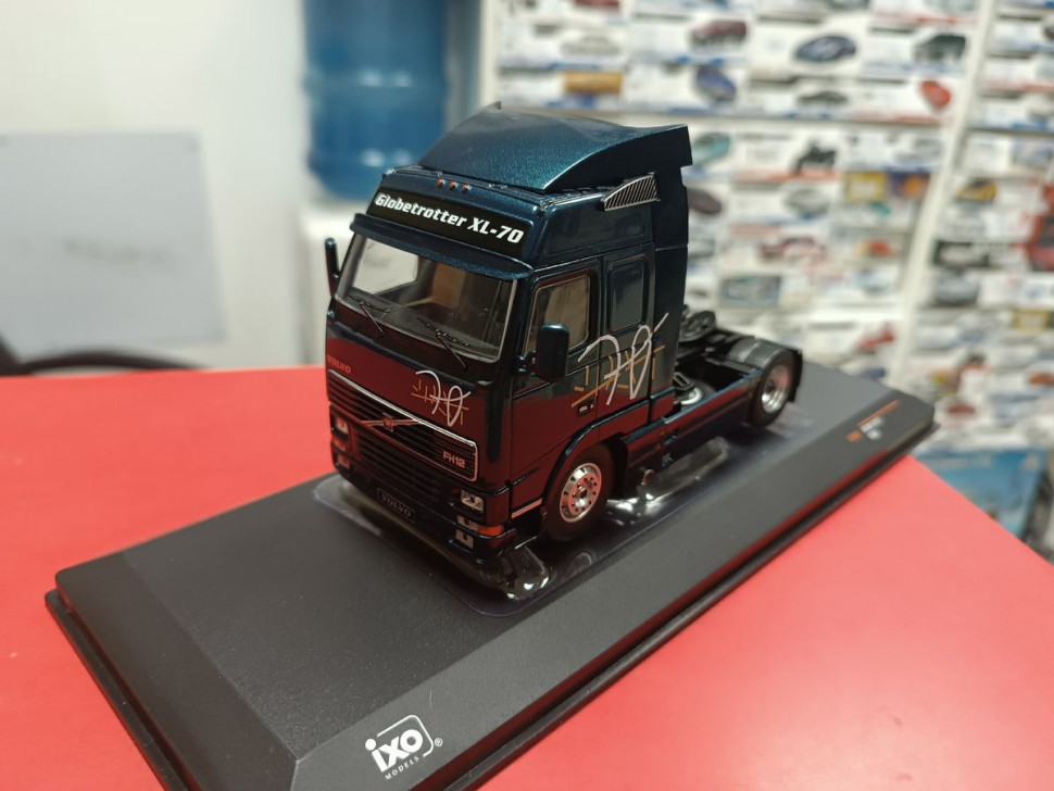 VOLVO FH 12 1:43 IXO