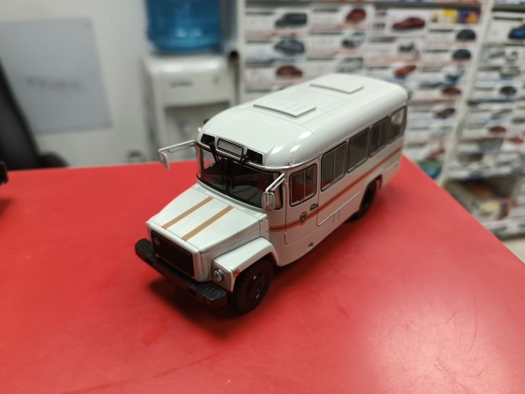 КАВЗ-3976 МЧС 1:43 Автоистория