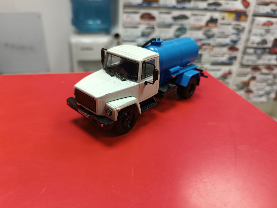 Легендарные грузовики СССР №21, КО-503В (3307) 1:43 Modimio