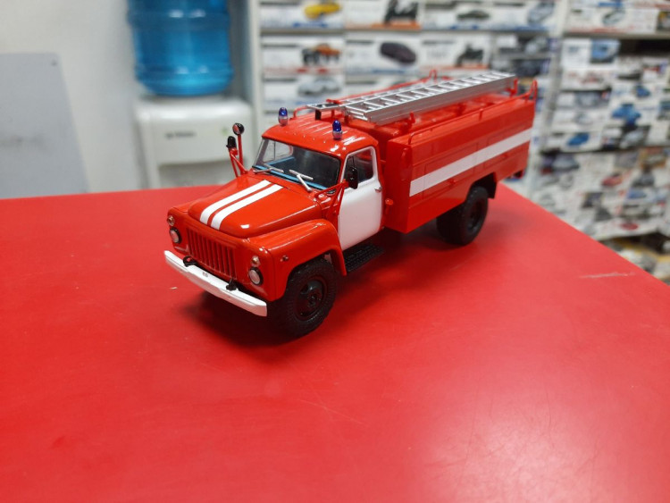 АЦ-30 (53) 106Г 1:43 Автоистория